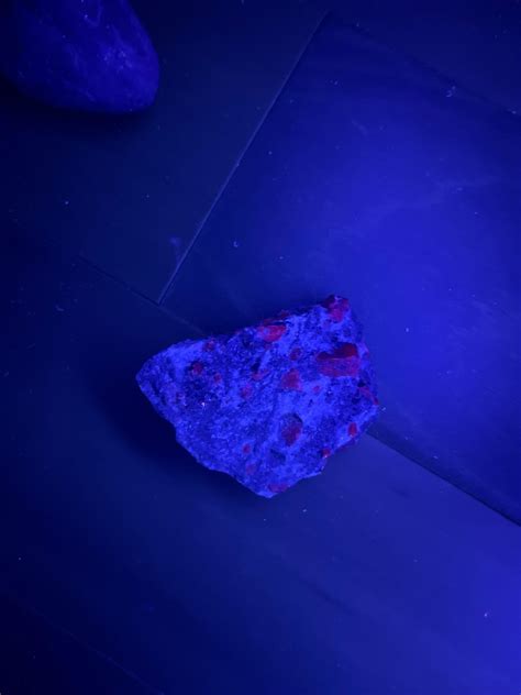 Heres The Ruby Under Black Light R Whatsthisrock