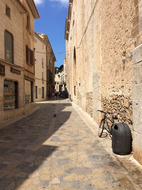 무료 이미지 도로 거리 골목 시티 벽 여행 마을 레인 스페인 하부 구조 마요르카 이웃 노면 도시 지역