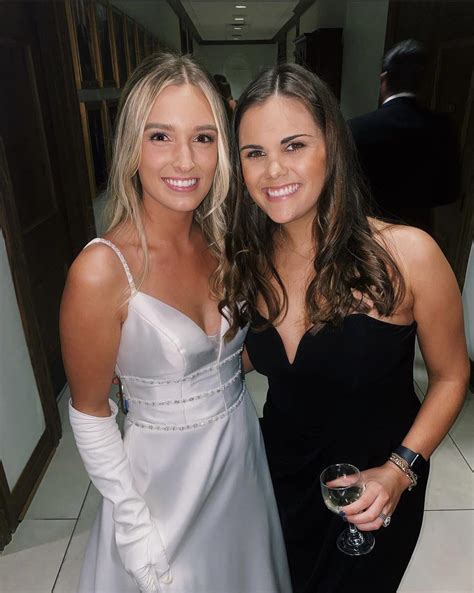 Blond Or Brunette R PickOne