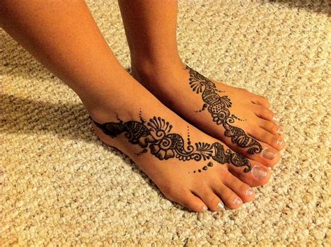 Pretty Henna On Foot Foot Henna Henna Tattoo Foot Henna Designs Feet