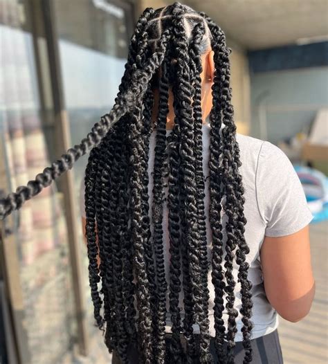 24 Creative Passion Twist Hairstyles For Women To Wear