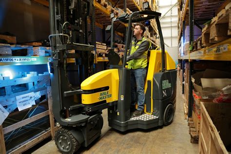 Aisle Master Op Narrow Aisle Forklift New Equipment Adaptalift Group