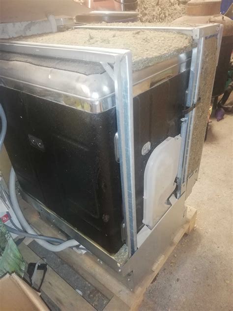 Съдомиална Whirlpool за вграждане с Брестник • Olx Bg