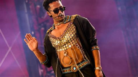 بحب أغيظهم رد غير مباشر من محمد رمضان على ضجة إطلالته