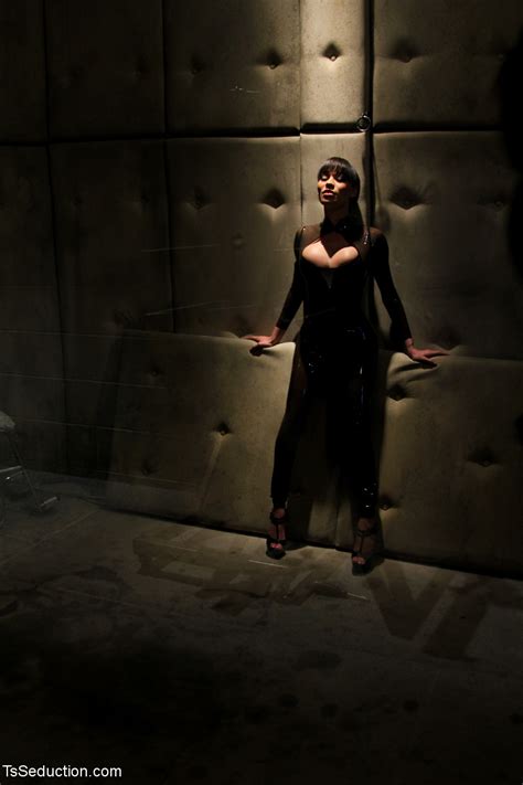 Ts Seduction Starring Blake Mia Isabella Nude Gallery Coedcherry