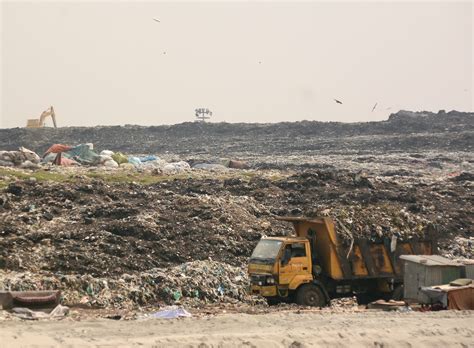 Bangladeshs Fast Growing Capital Is Overflowing With Garbage Can It