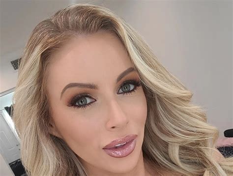 Danielle Renae Volunteer Hub