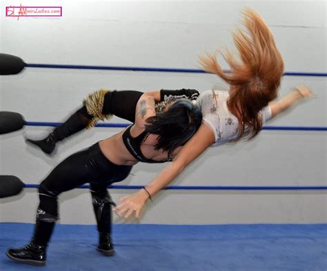 SLAMpeg 1559: Christina Von Eerie vs Jessie Belle
