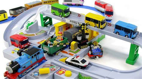 토미카 프라레일 건널목 세트 에서 타요와 토마스 기차가 달려요 재미있게 쌩쌩 Youtube