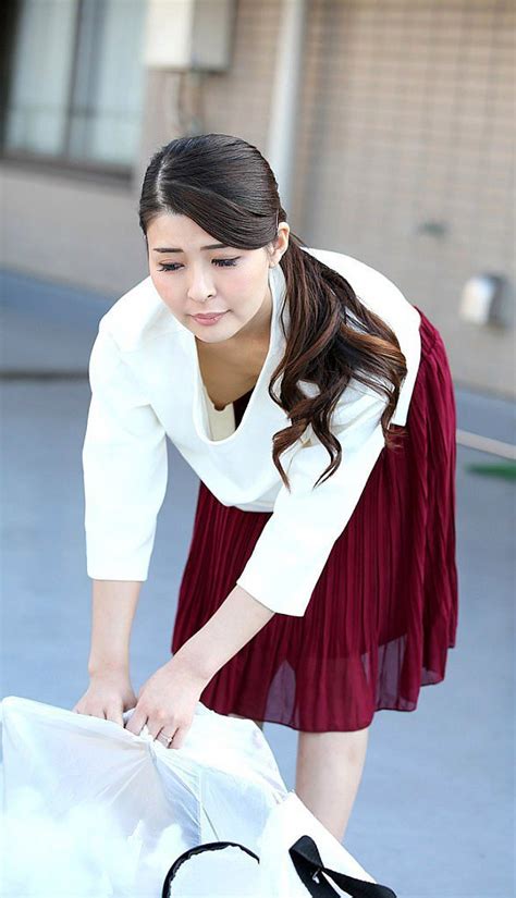 Asian Downblouse Wertsimon