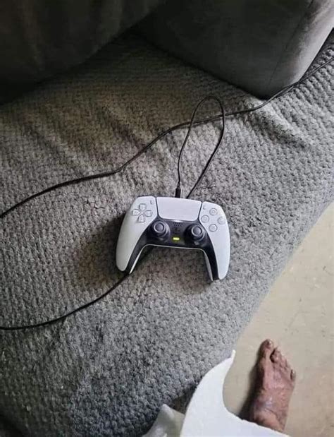 Controller Not Charging Any Suggestions R Sneakybackgroundfeet