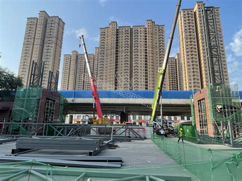 郑州蔚蓝钢结构异形案例河南工贸学院钢结构门楼