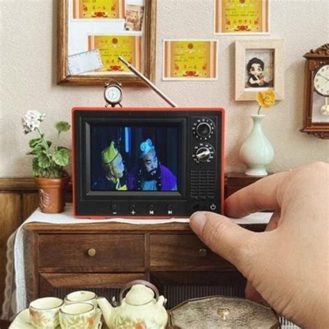 Real Working Miniature Tv Retro Style Mini Tv Cartoon Play Television