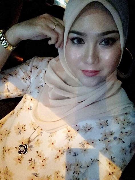 Gadis Tudung Putih Tumblr Charles Graham