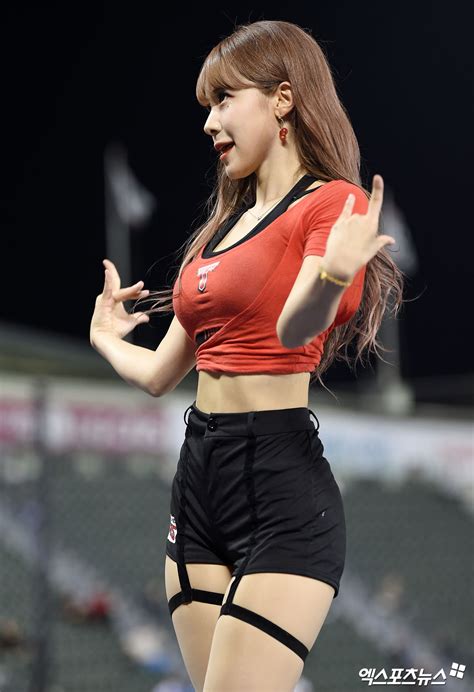 경기장의 꽃 치어리더 열전 치어리더 이다혜 힙하게 엑 s HD포토 ZUM 뉴스
