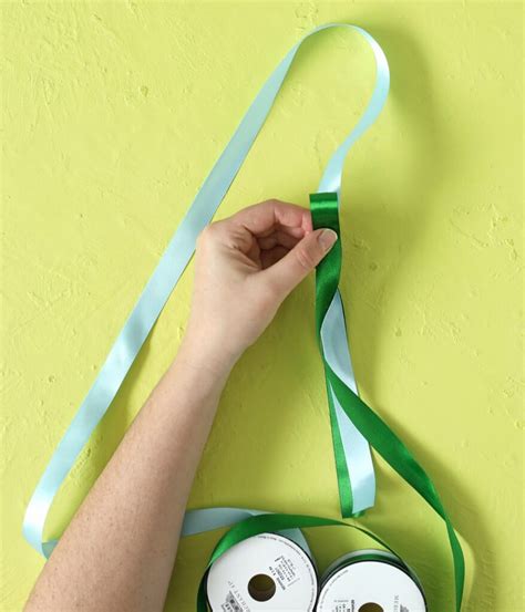 How To Make A Ribbon Lei