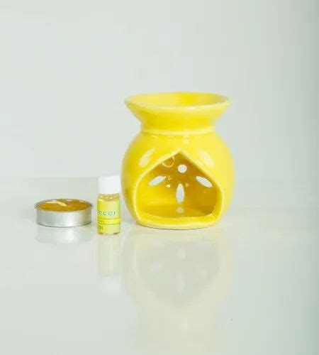Aura Decor Lavender Aroma Oil Diffuser Gift Set Size 3 Inch Burner Size At Rs 50 Set In New Delhi