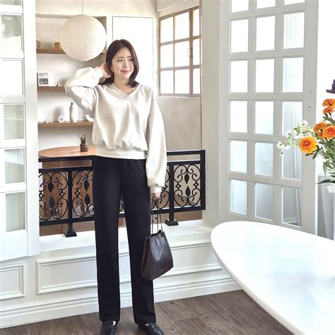 키큰여자바지 자체제작 키큰여자쇼핑몰 Iam176 극찬 소프트 프레쉬 블랙 컬러는 요런 무지 맨투맨에 입어주셔도 편안하게 잘 어울려요 트레이닝룩으로도 캐주얼하게