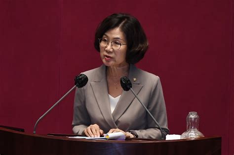 김기현 ‘여성 민방위 훈련 공약에 “참담하다”는 비판이 나온 이유 민중의소리