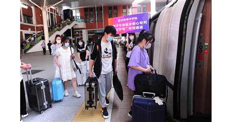 Радио Китай Китайските железници очакват 760 млн пътувания през лятната ваканция