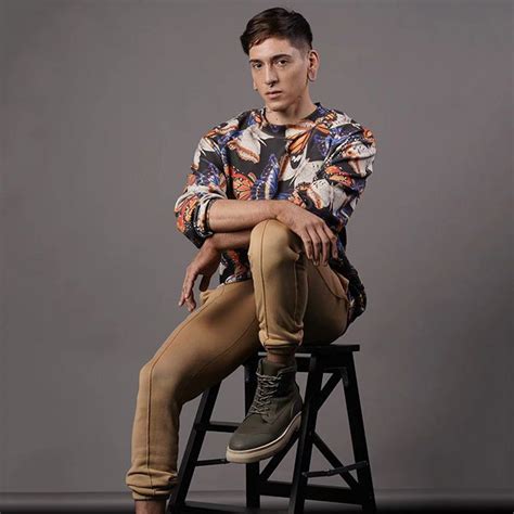 Hire Our Circus And Dance Performer Scarlett Entertainment