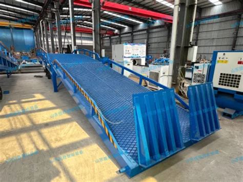 Lansheng Loading Ramp Mobile Load Ramp Forklift Dock Ramp Loading Dock Ramp Scissor Lift