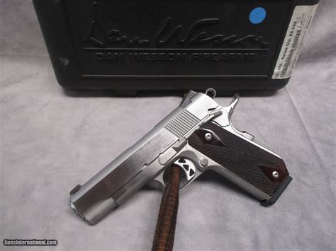 Dan Wesson Model Commander Classic ACP Trijicon NS With Original Box