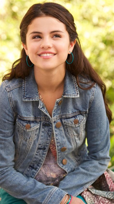 2160x3840 Selena Gomez Cute Look 2018 Sony Xperia X,XZ,Z5 Premium HD 4k Wallpapers, Images ...