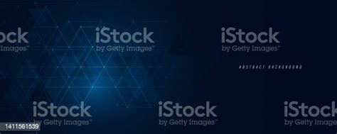 삼각형 모양 패턴과 연결 선이있는 추상적 인 진한 파란색 배경 간단한 기하학적 디자인 미래 지향적 인 기술 디지털 개념 표지 웹 사이트 포스터 배너 전단지 브로셔에 대한