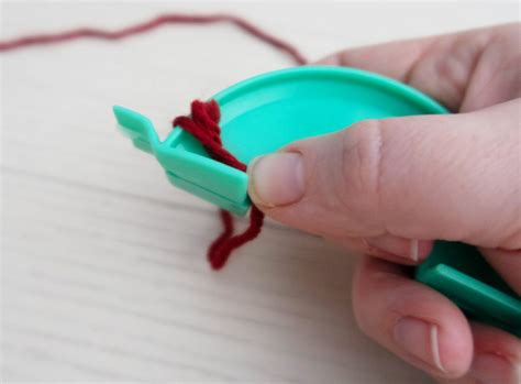 How To Use A Pom Pom Maker Weekend Craft