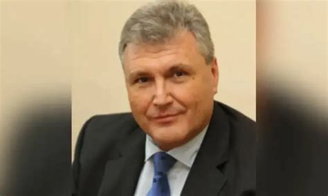 МОН проверява избора на бившия шеф на „Лозенец“ за декан на Медицинския факултет на СУ ᐉ Новини