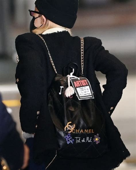 700만원 짜리 샤넬 가방에 수놓는 남자 데패뉴 남성 셀럽