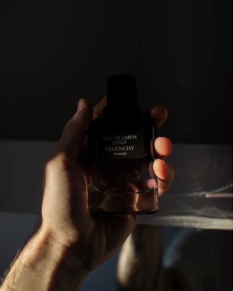 The Difference Between Cologne Vs Perfume Dossier Blog