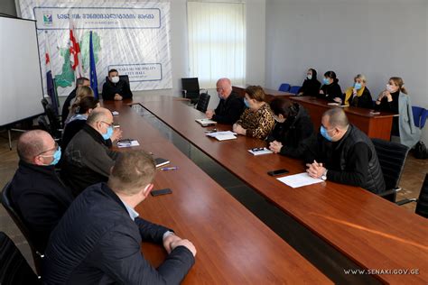 დღეს ჟიული შარტავას სახელობის მერიის სხდომათა დარბაზში სენაკის მუნიციპალიტეტის მერმა ვახტანგ