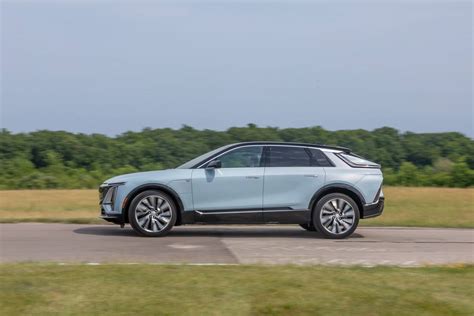 Is The 2025 Cadillac Lyriq A Good Electric Suv 5 Pros 2 Cons
