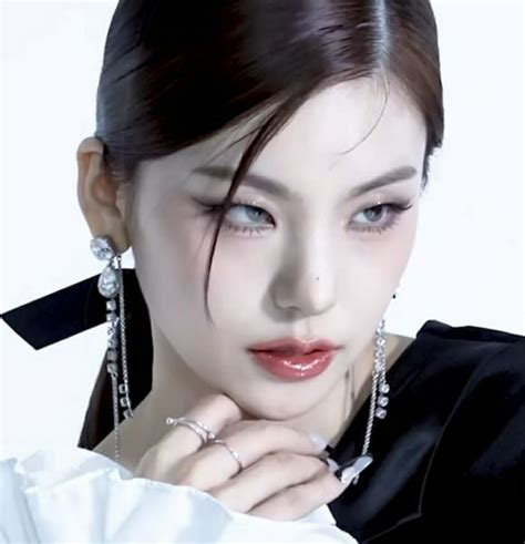 Lia Kim Quotev