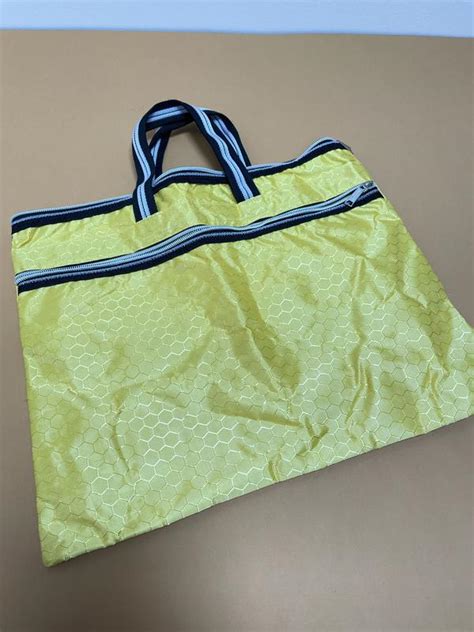 Папка — ціна 30 грн у каталозі Папки Купити товари для дому та побуту за доступною ціною на Шафі