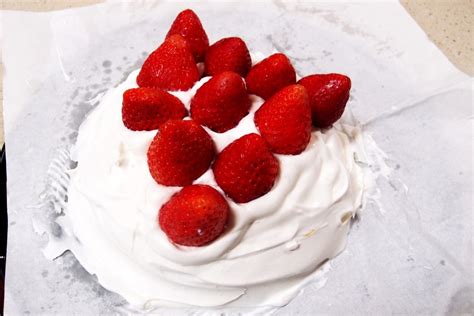 바닐라케익믹스로 만드는 딸기생크림케익만들기 오븐없이 전자렌즈로 케익을 만들 수 있다