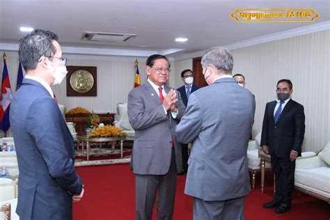 សម្ដេចក្រឡាហោម ស ខេង អនុញ្ញាតអោយ លោក អាណាតូលី បូរ៉ូវីក ឯកអគ្គរដ្ឋទូតរុស្ស៊ី ប្រចាំនៅកម្ពុជា
