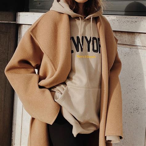 Cute Ways To Wear A Hoodie