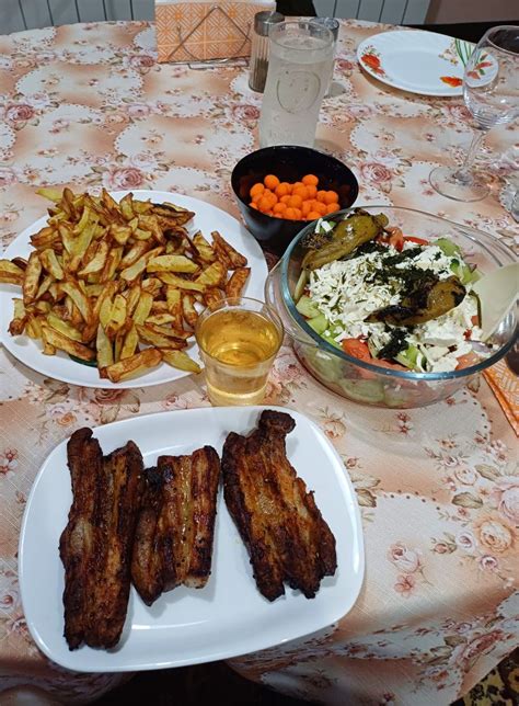 ДОМАШНА РАКИЯ Петък е Наздраве групата живи и здрави 🥂