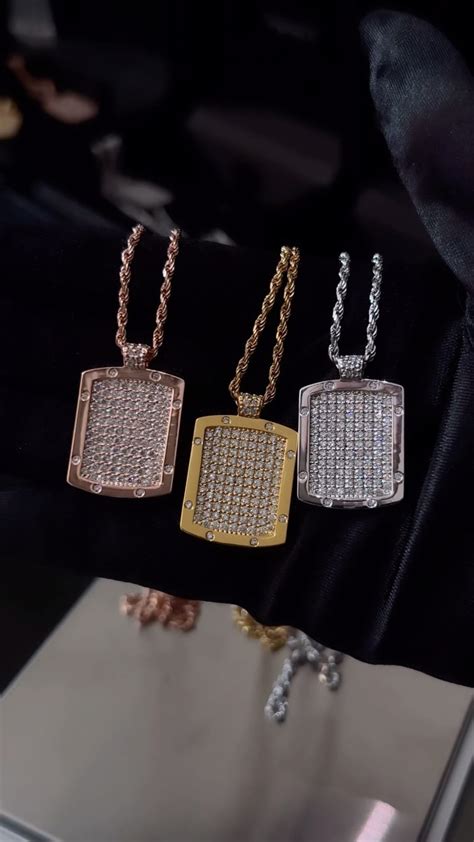 디그너티 Dignity 완전 가을날씨🍂🤎 블랑 네크리스 옐로우골드 기본체인 숏기장42cm착용 오늘 착용하고 나간 골드 블랑이 컬러 추가됐어용 가을이라 골드 인기상승