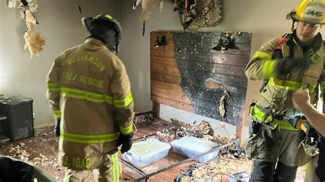 Bill To Allow People With Certain Permits To Carry Guns In Businesses