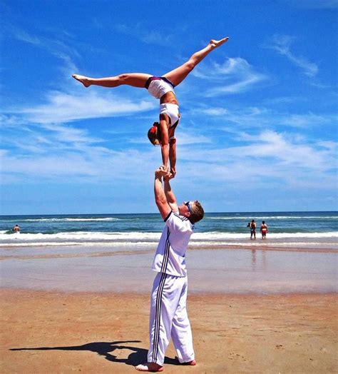 Pin By Ku Cheerleading On Kucheer Stunt Pics Cool Cheer Stunts