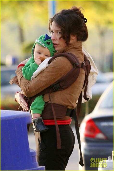 Evangeline Lilly And Son Out In Vancouver Photo 2592780 Evangeline