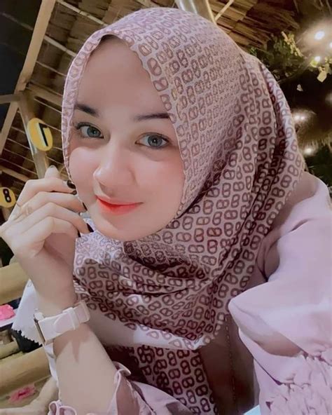 Kumpulan Abg Dan Mama Muda Dada Besar Ketat Dan Nonjol Tante Bohay