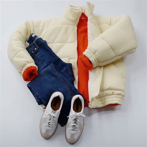 히즈핏 후리스 재질의 하이넥 디자인😘 포근하고 따듯하게 즐기기기 좋은🔥 매력적인 숏한 기장감의 패딩👌