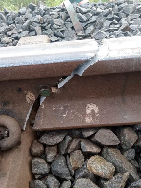 தணடவளததல வரசல 1 க ம தரம நடநத சனற ரயல நறததய இளமபண மஞச பயணகள