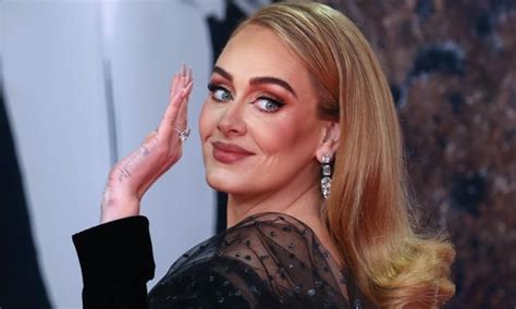 Adele Thanks Ex Husband In Emotional Speech As She Wear Large Diamond