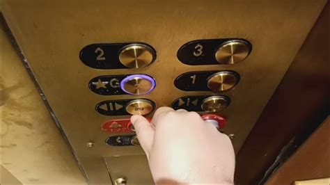 Excel Hydraulic Elevator At Neiman Marcus At The Westchester Mall